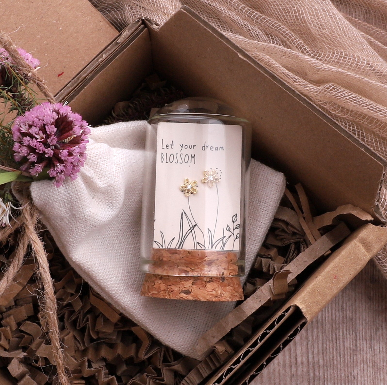 TT51023 Let your dream blossom flower earrings gold – attic creations