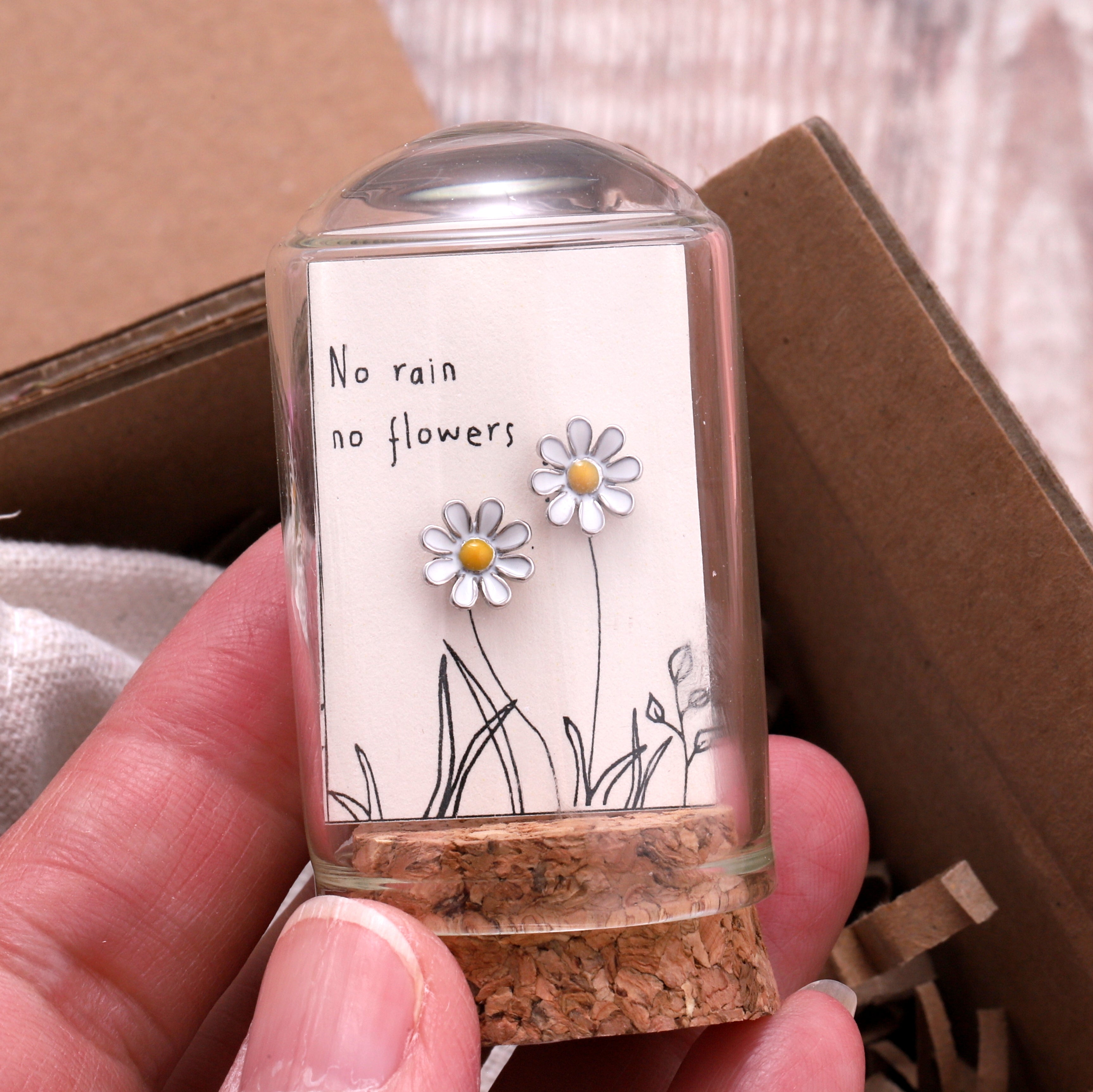 TT51018 No rain no flowers enamel daisy earrings – attic creations