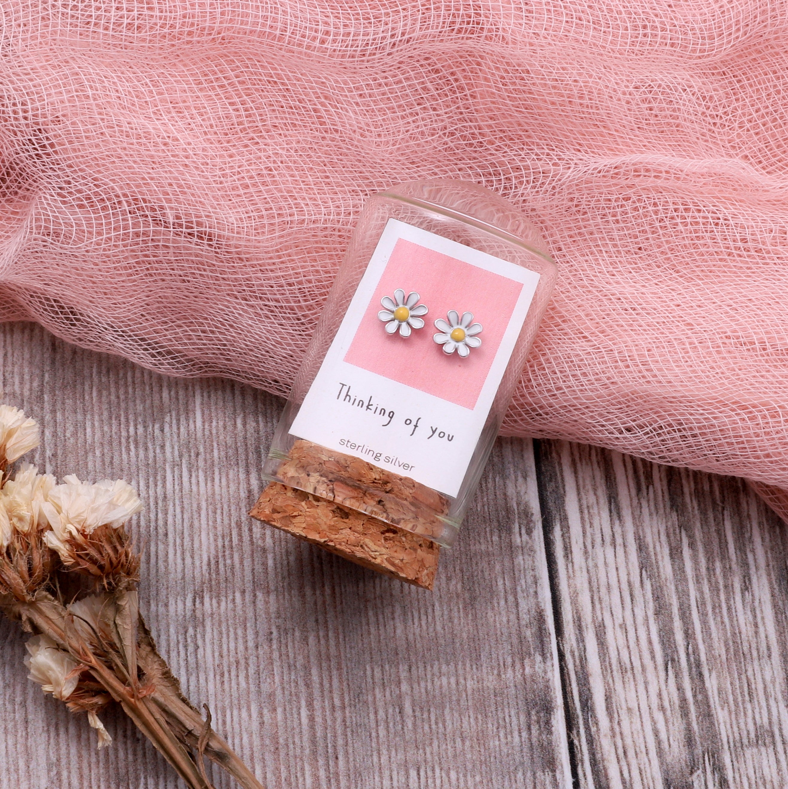 TT50016 Thinking of you ...daisy earrings – attic creations
