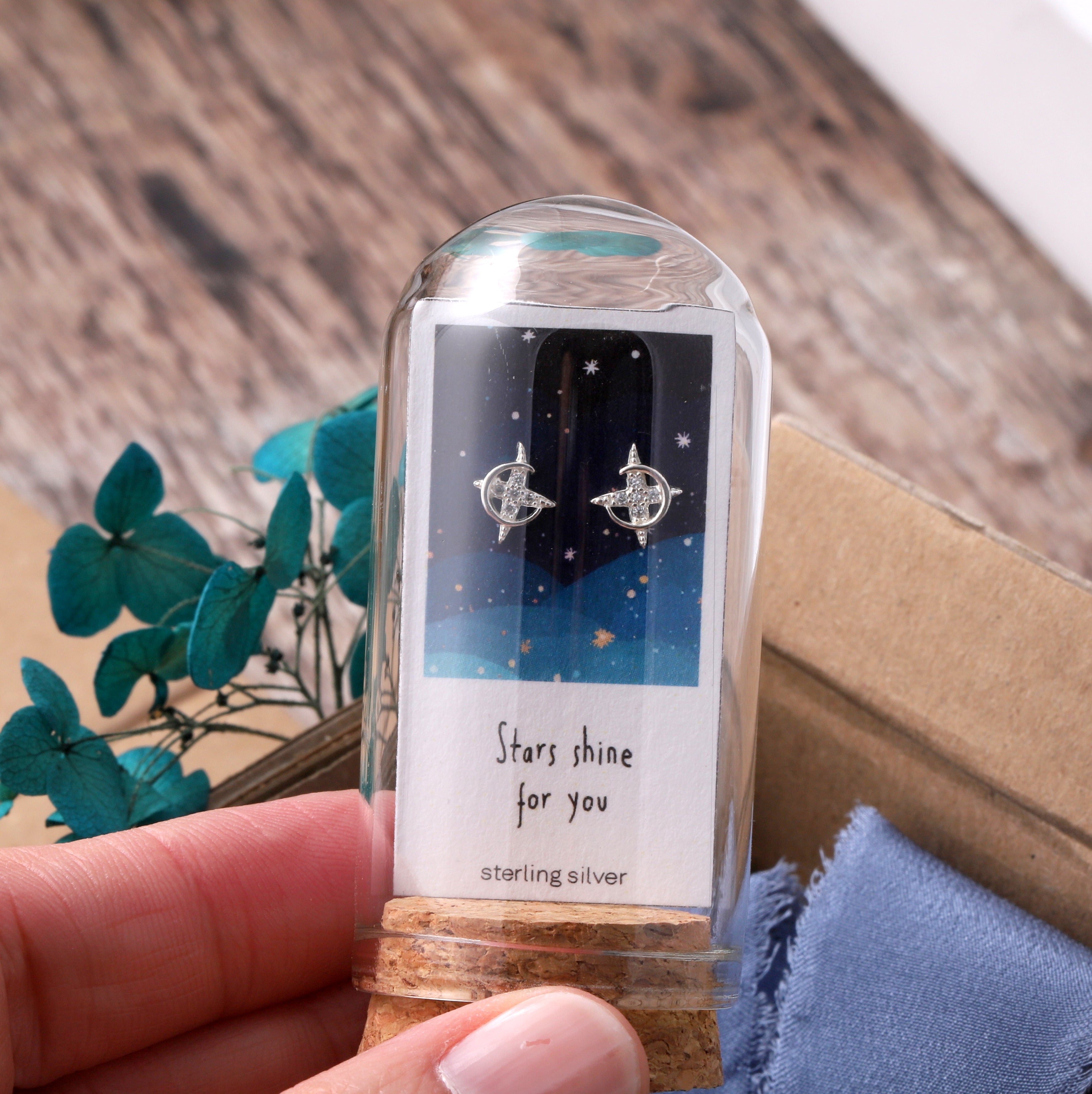 TT60101 Snowy night star earrings STARS SHINE FOR YOU – attic creations
