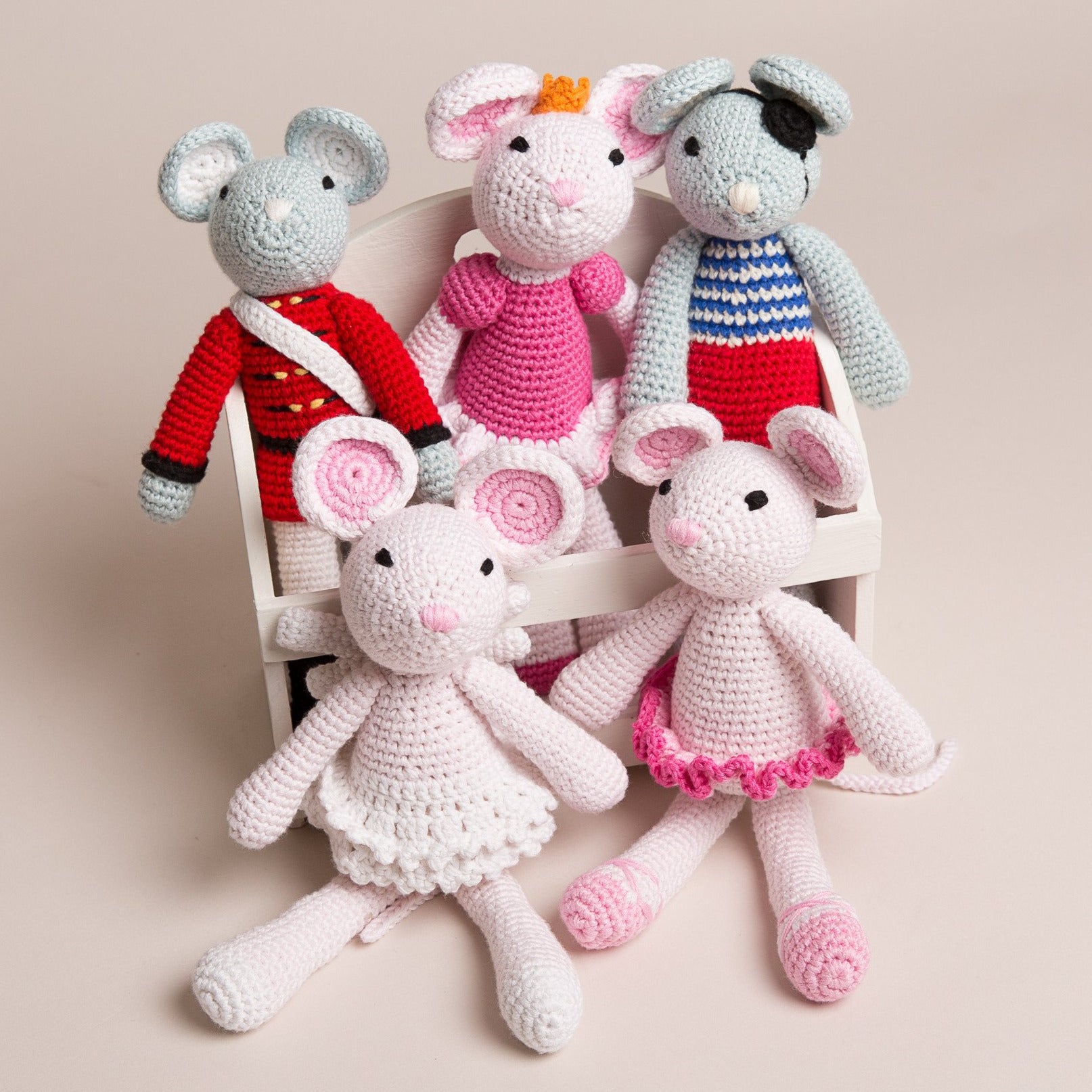 Hand Crochet Mouse – attic creations